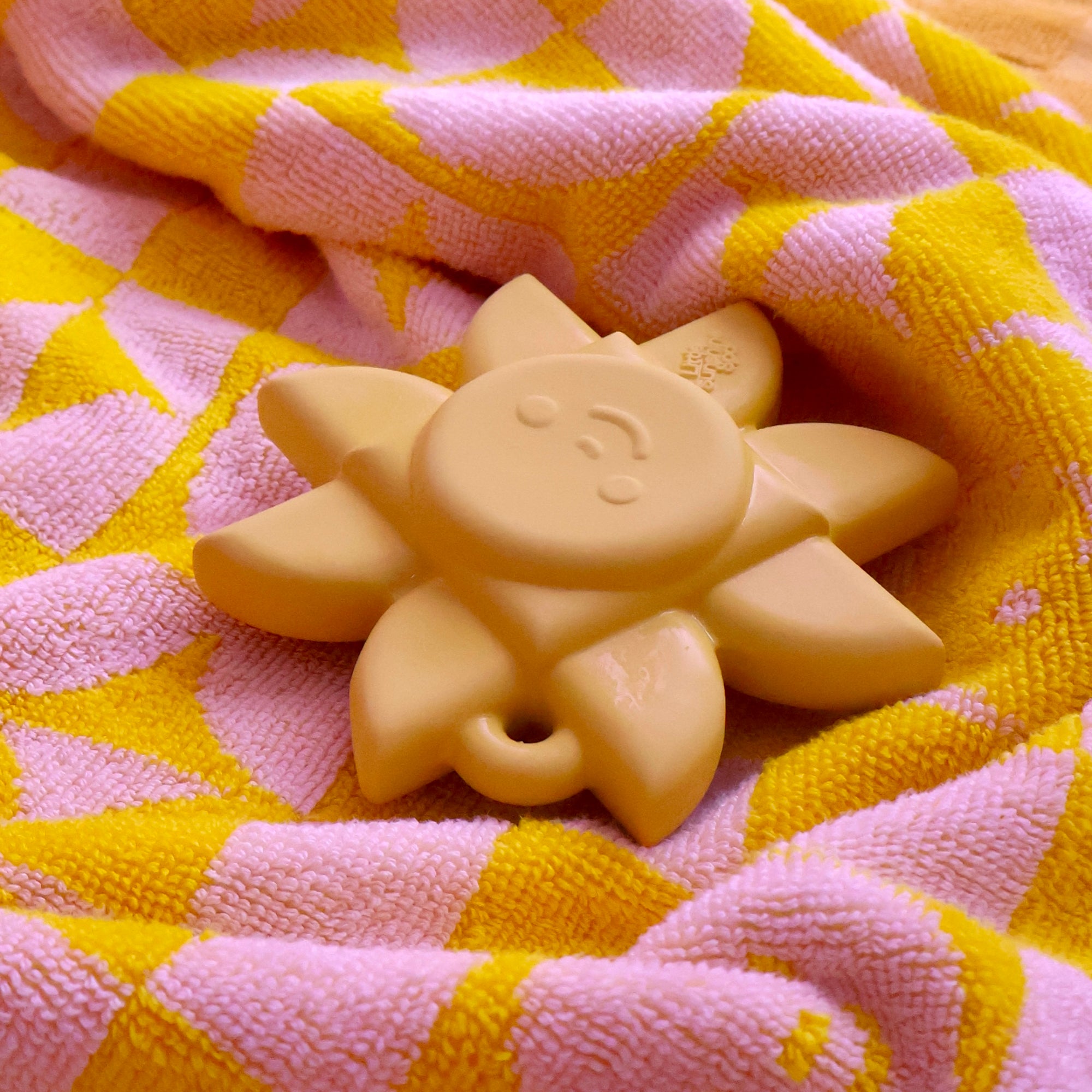 Sunny Bathtime Teether – Little Sunshine Spa